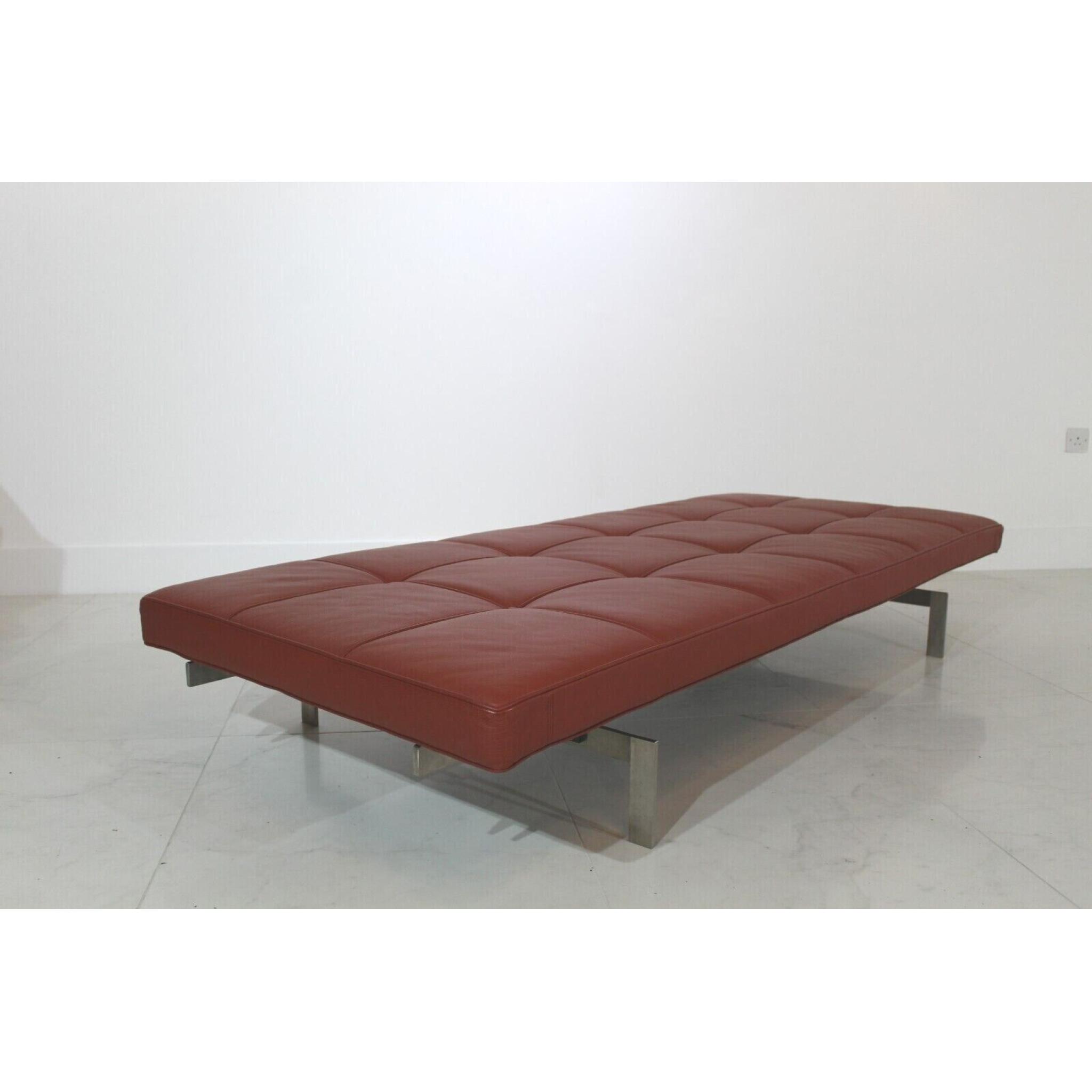 Fritz Hansen PK80 Daybed in Burgandy Leather designed by Poul Kjaerholm.