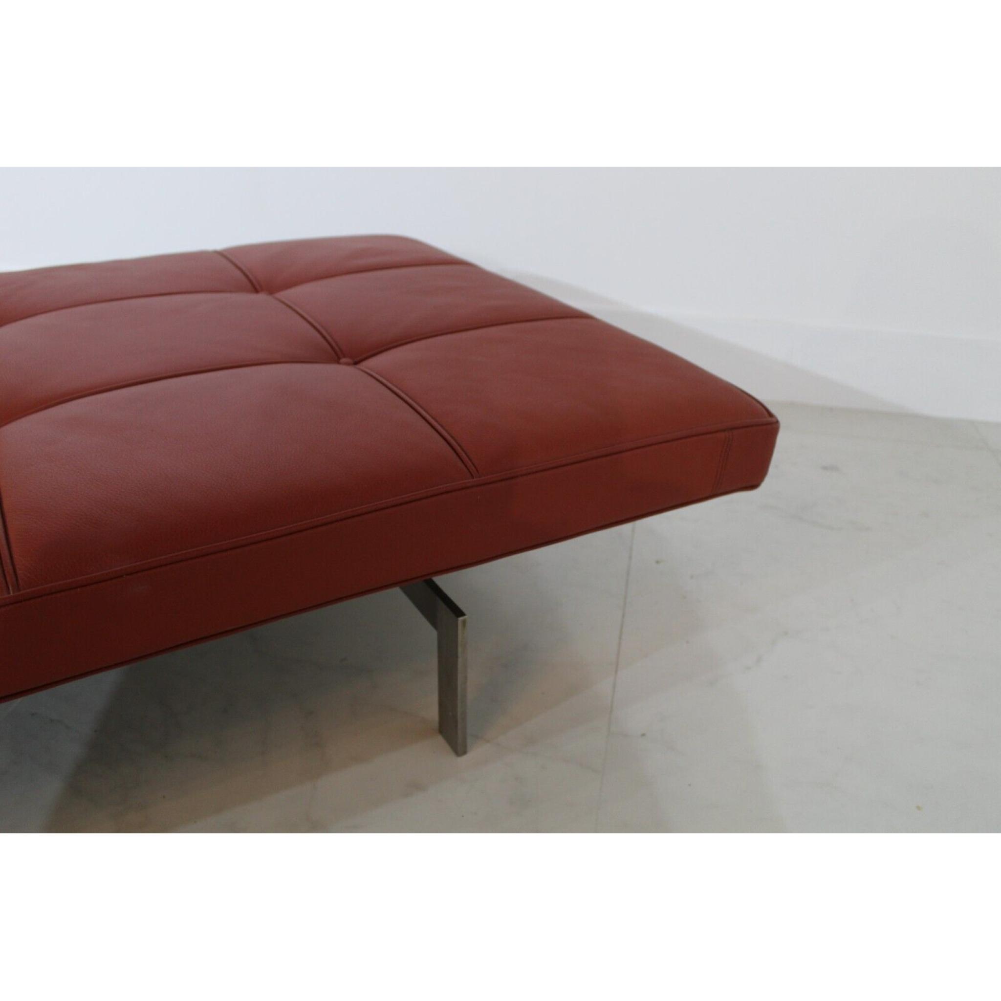 Fritz Hansen PK80 Daybed in Burgandy Leather designed by Poul Kjaerholm.